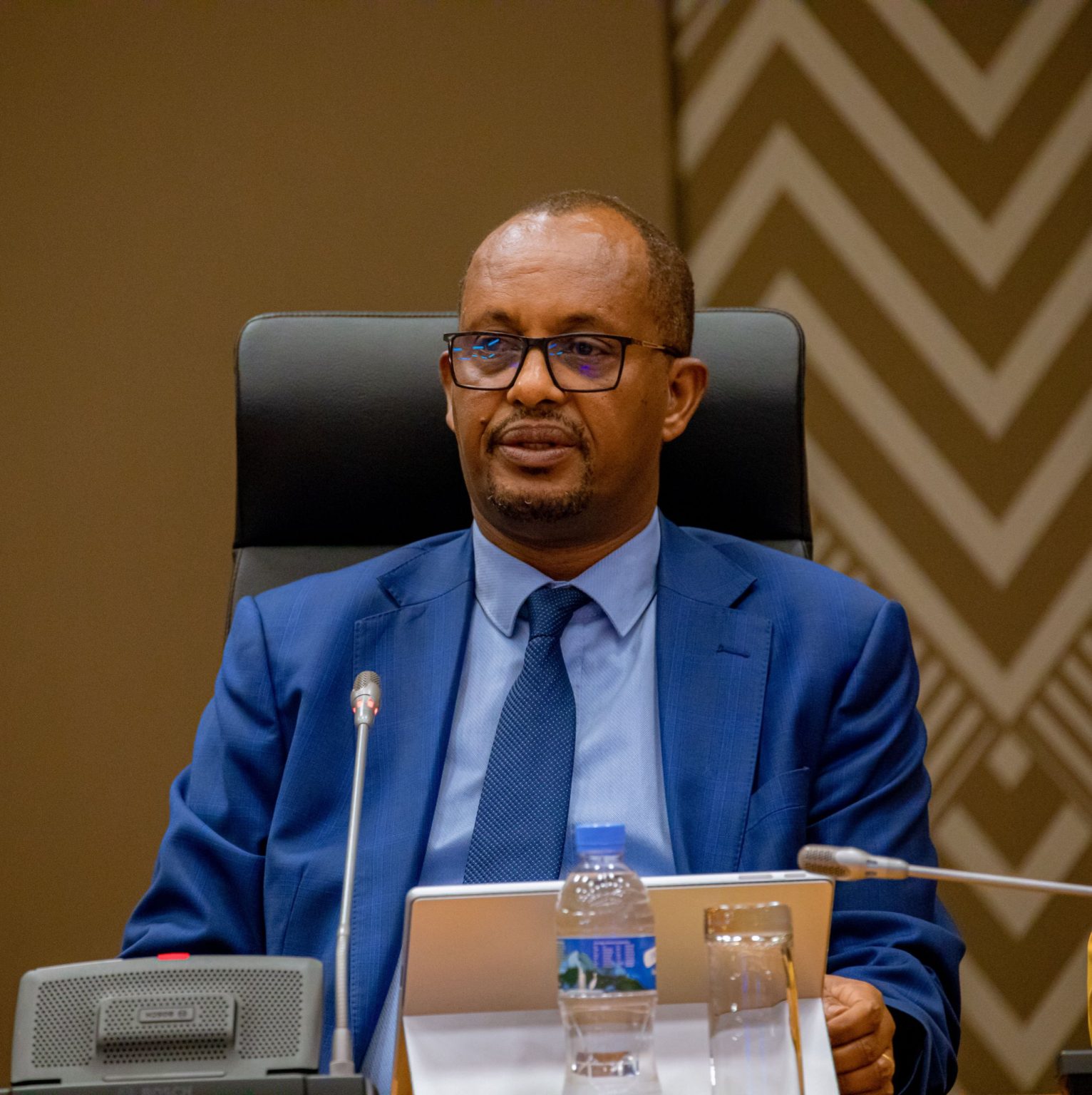 Abadepite Bahaye Umukoro MININFRA Na Minisitiri W'intebe - BWIZA